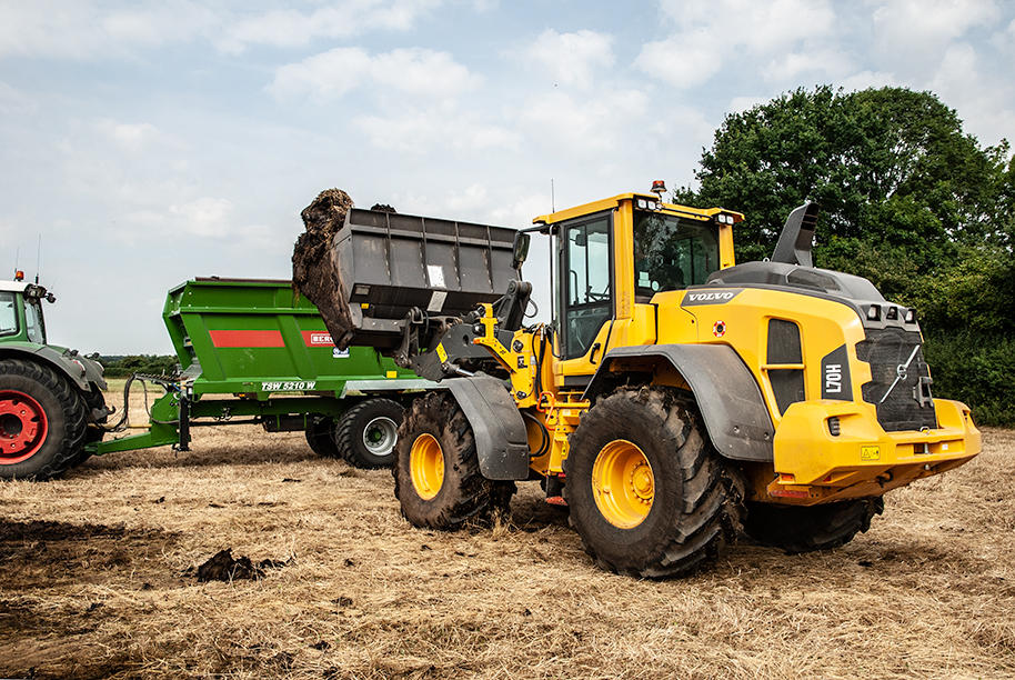 Volvo L70H finds favour on the farm | Hub-4